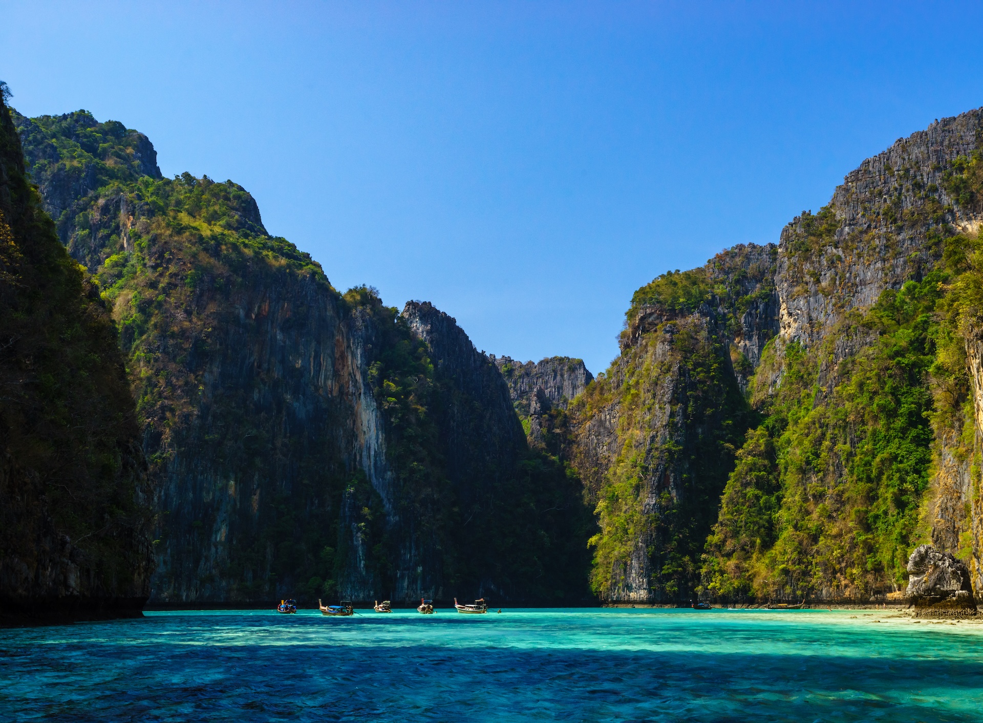4 Ways to Reach Phi Phi Island from Phuket (Updated 2025) - TMC